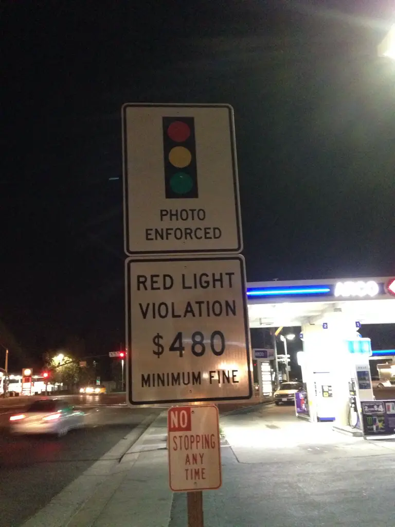 Red light violation - Les aventures de la famille Bourg